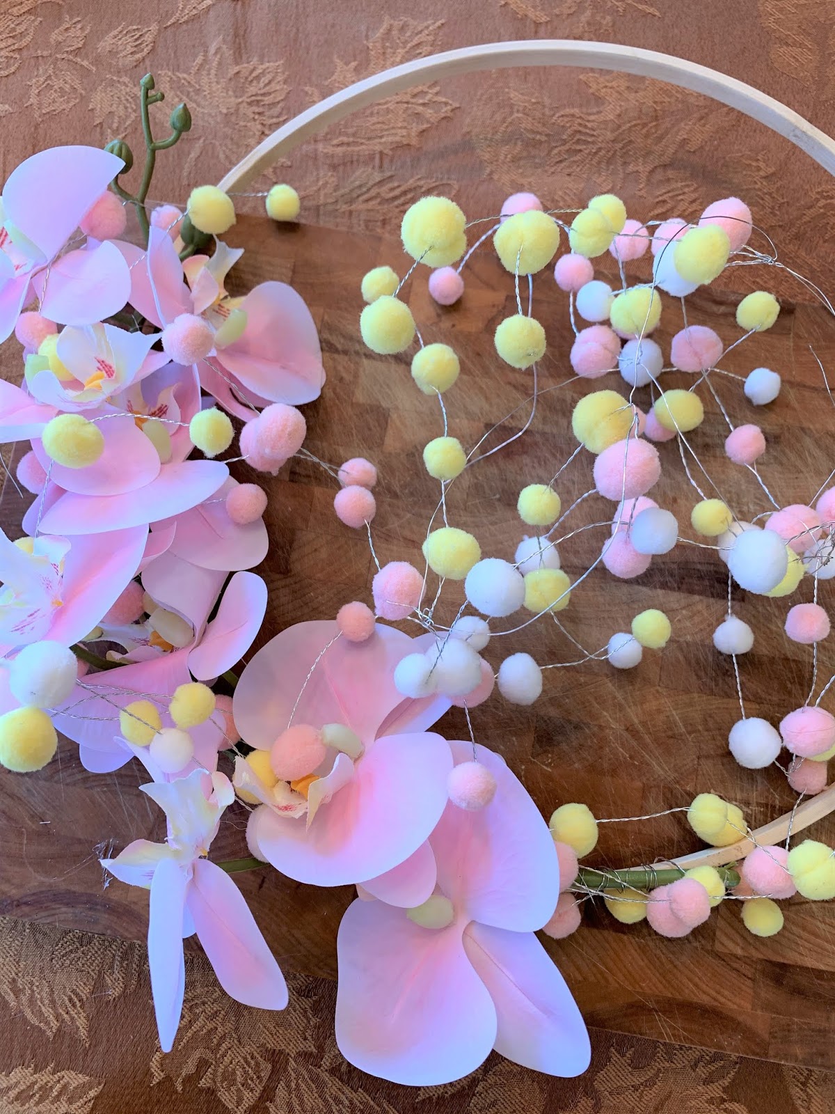 This Kansas City Mama: DIY Spring Embroidery Hoop Wreath