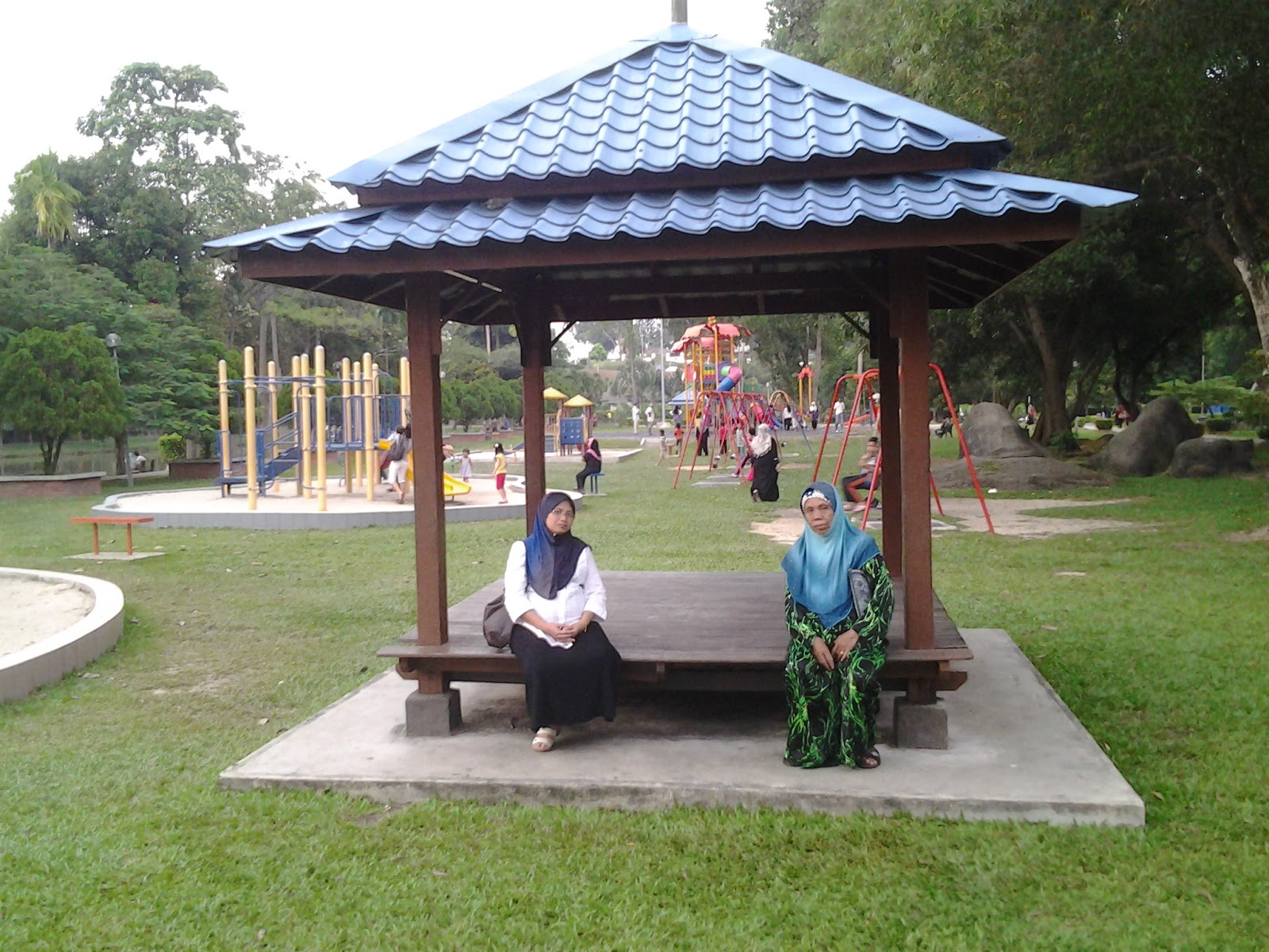 MeNarA KehiDupaN: Taman Riadah Tasik Y Batu Pahat