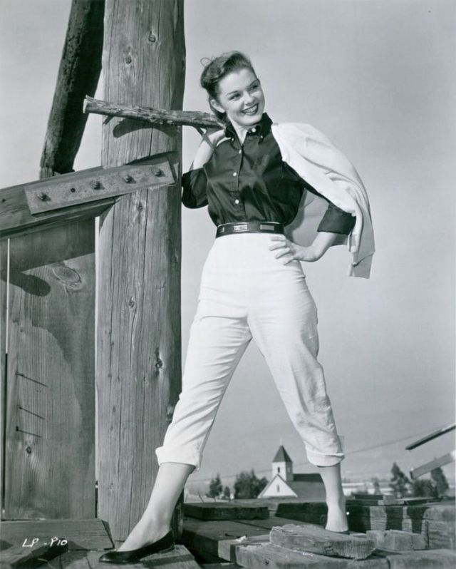 30 Glamorous Photos of Luana Patten in the 1950s and ’60s ~ Vintage ...