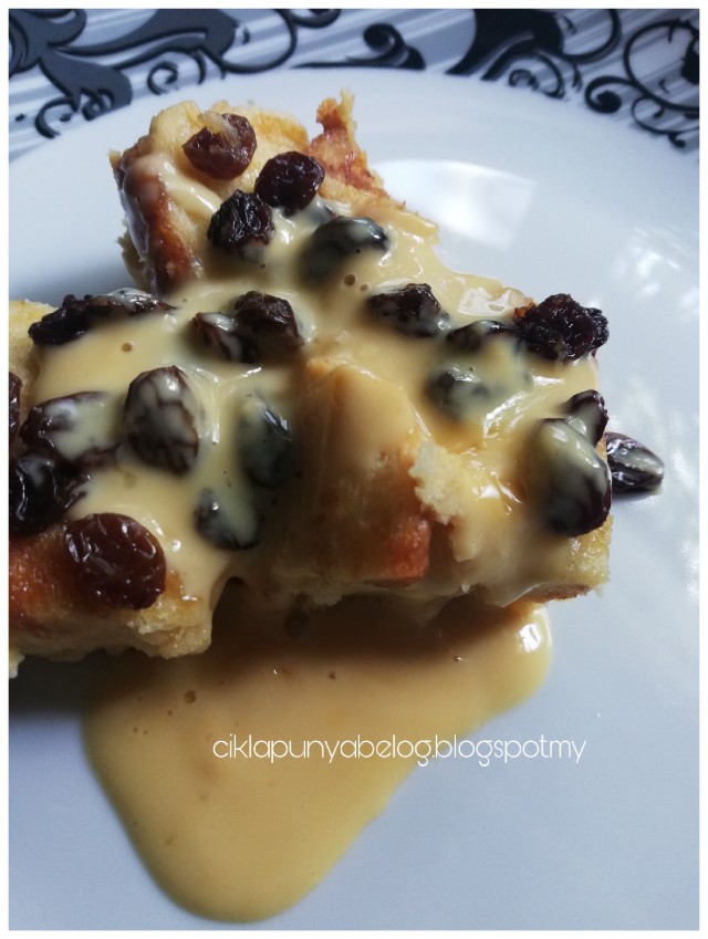 Resepi puding roti berkuah kastad yang mudah dibuat, enak rasanya! Jom ...