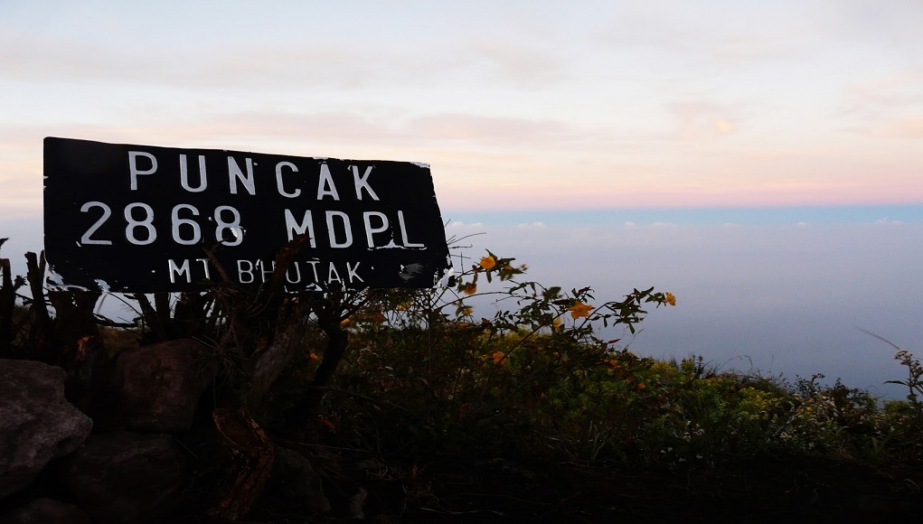 Menikmati Pesona Alam Dari Atas Bukit Butak