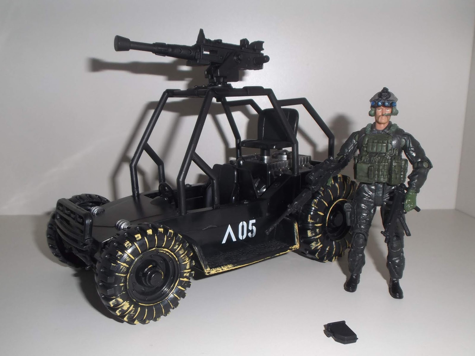 2 Minute Toy Break!: Elite Force - Delta Force Attack Vehicle Set