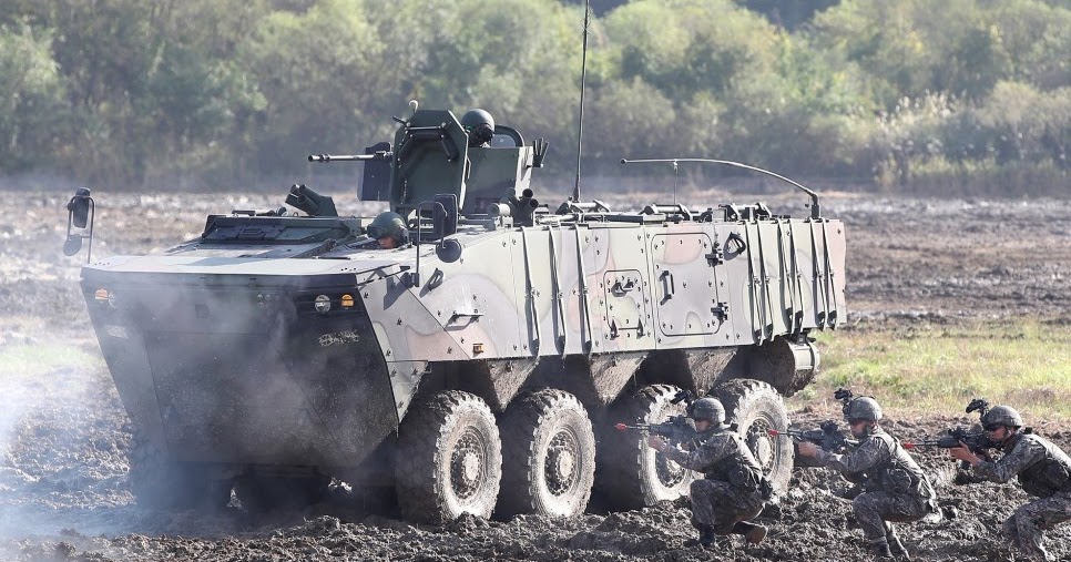 SNAFU!: S. Korean K806 and K808 armored vehicles (pics).