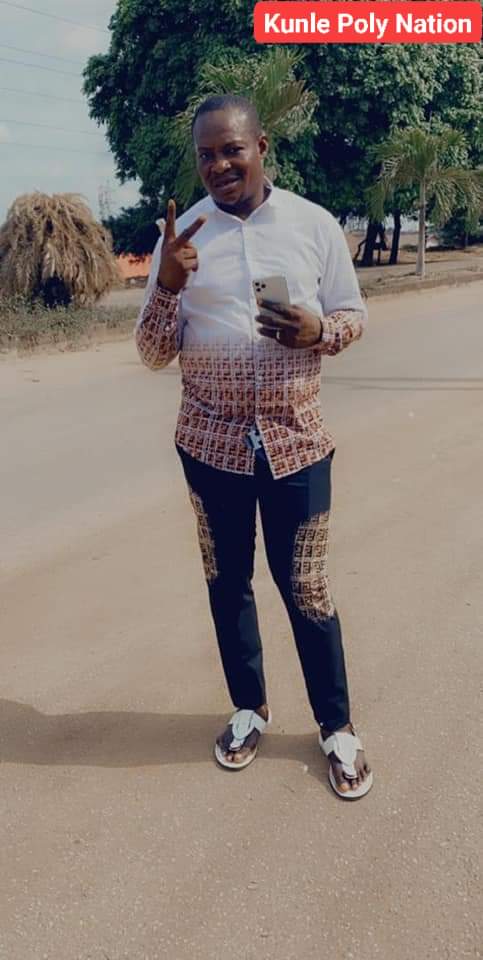 Height : How tall is Kunle Poly?