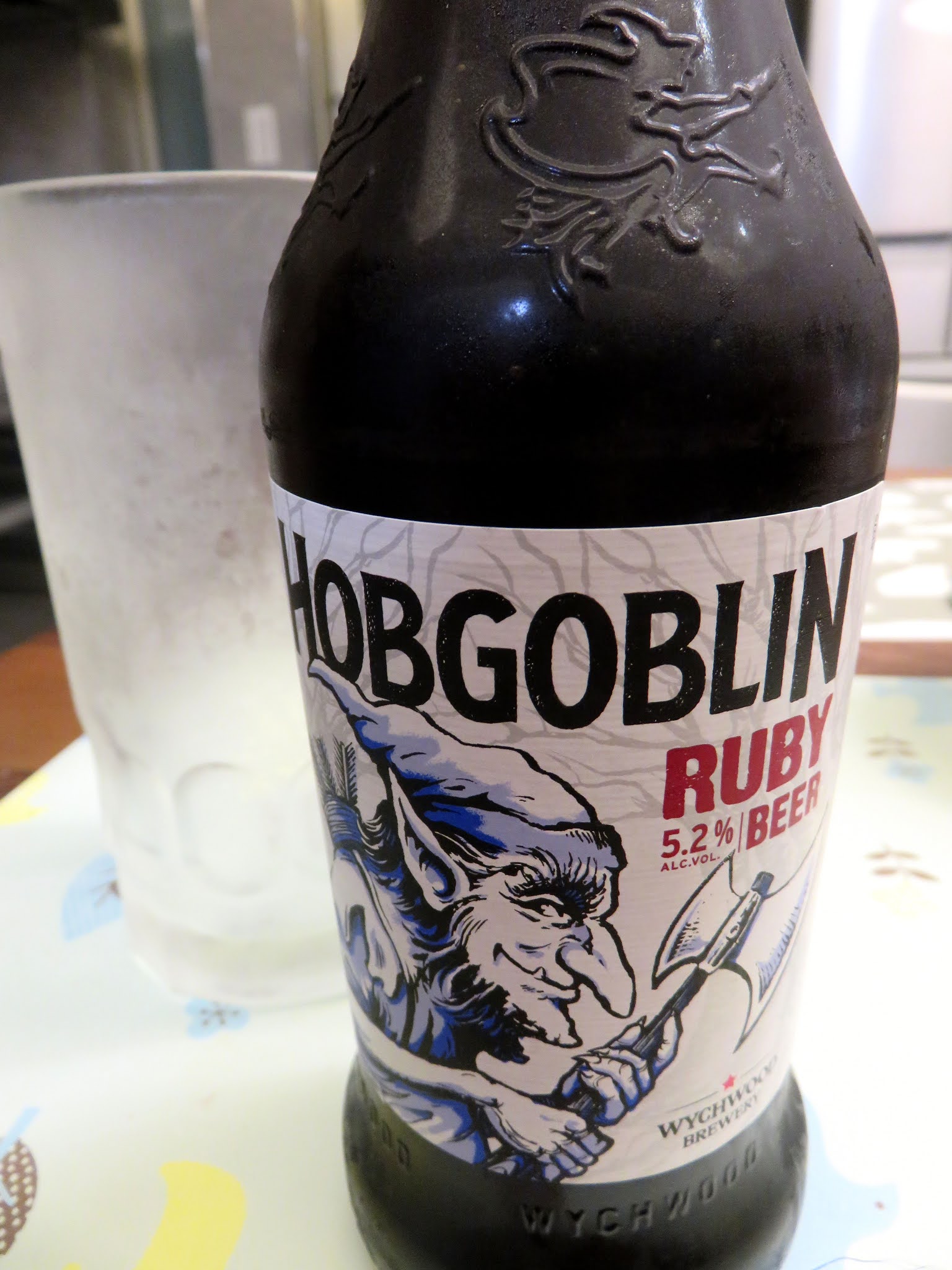 ♡Another Dora in the World: 【啤酒】Hobgoblin Ruby beer（威奇沃德地精啤酒）