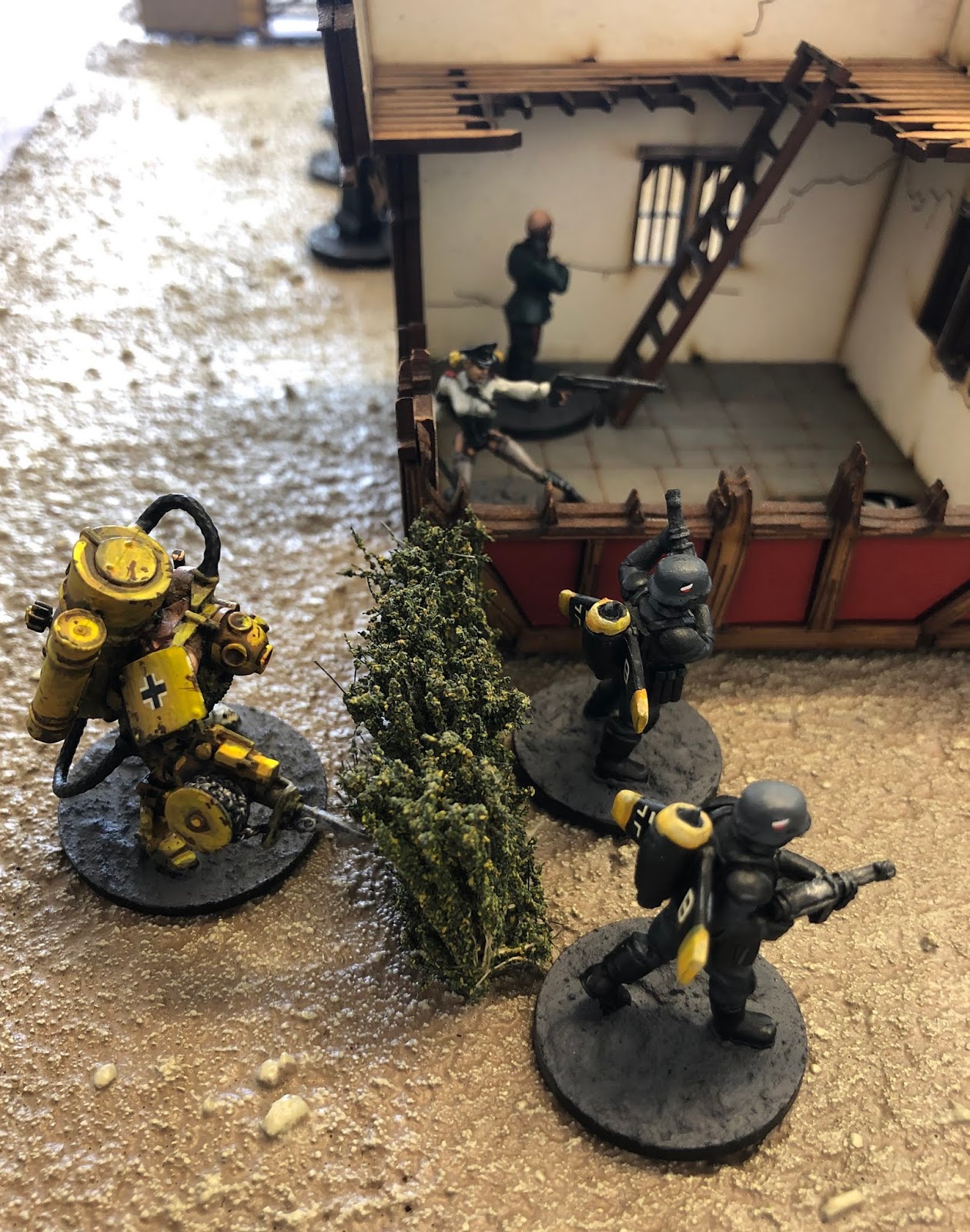 Hitting on a Double 1: Iron Sky/Pulp Moon Nazis invade 7TV-Day 3 at ...