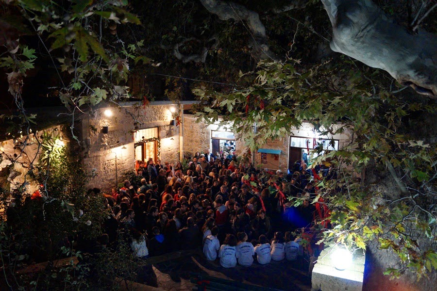 SADENTREPESE-ΣΑΔΕΝΤΡΕΠΕΣΑΙ !!!: ΑΝΑΜΑ ΧΡΙΣΤΟΥΓΕΝΝΙΑΤΙΚΟΥ ΔΕΝΤΡΟΥ ΣΤΟΝ ...