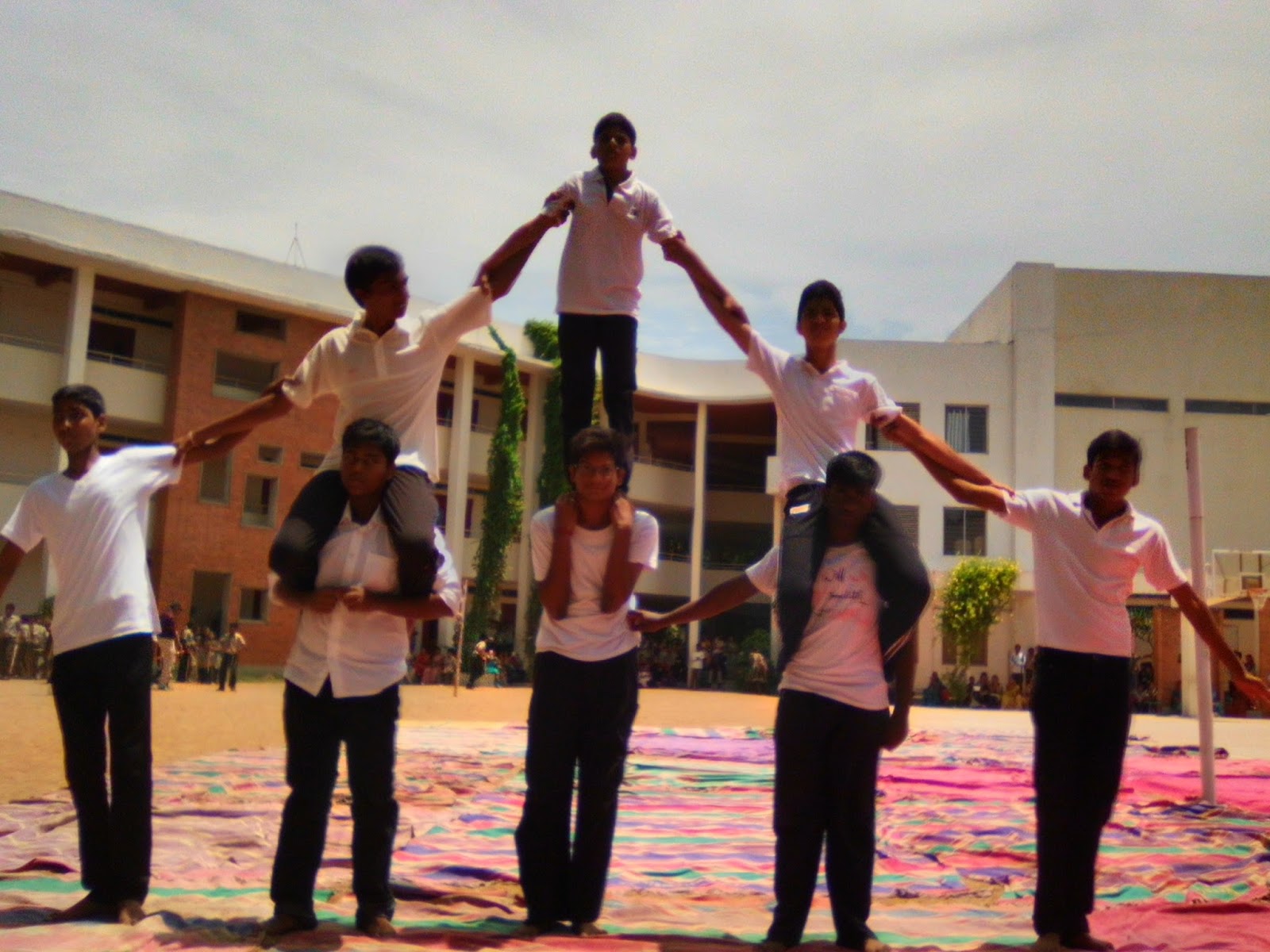 Subash Scout Group: PYRAMID FORMATION BY OUR SCOUTS DURING SCHOOL ...