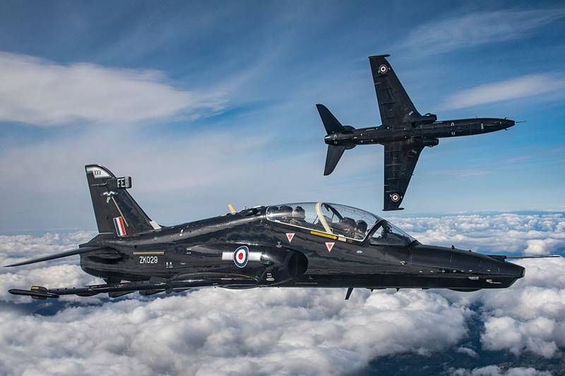 UK, Qatar agree to establish joint Hawk training squadron at RAF ...