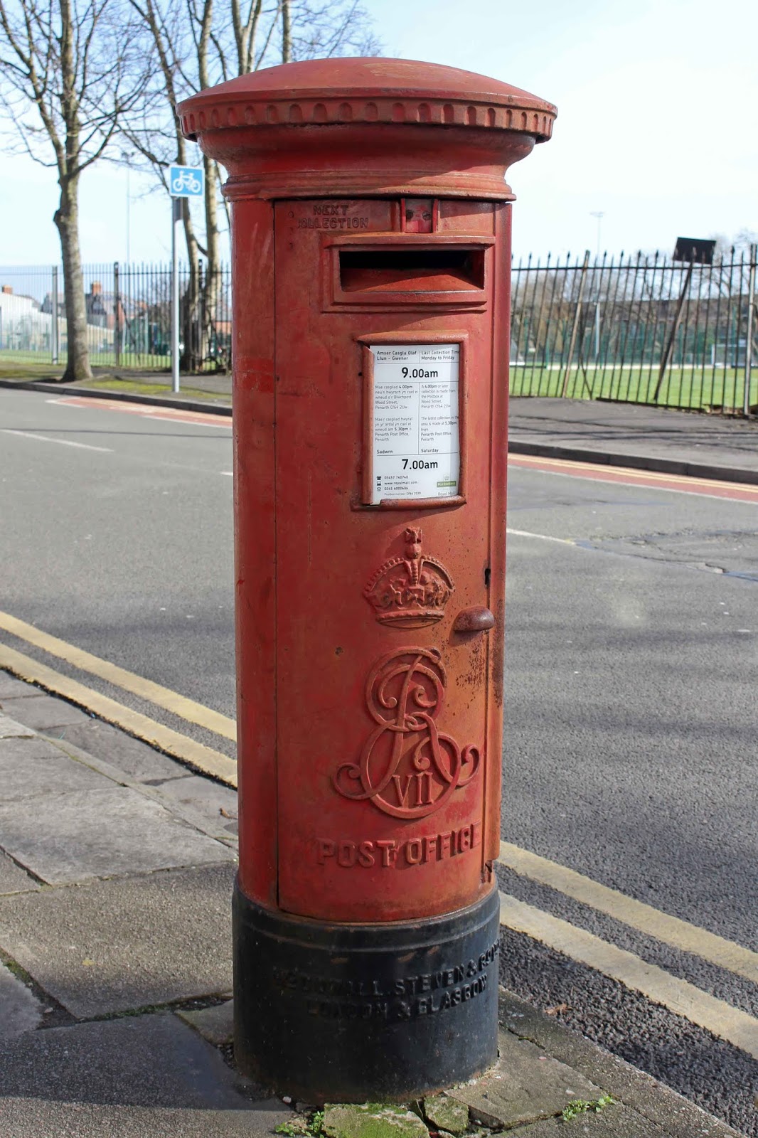 sconzani: Penarth : a royal assortment of post boxes