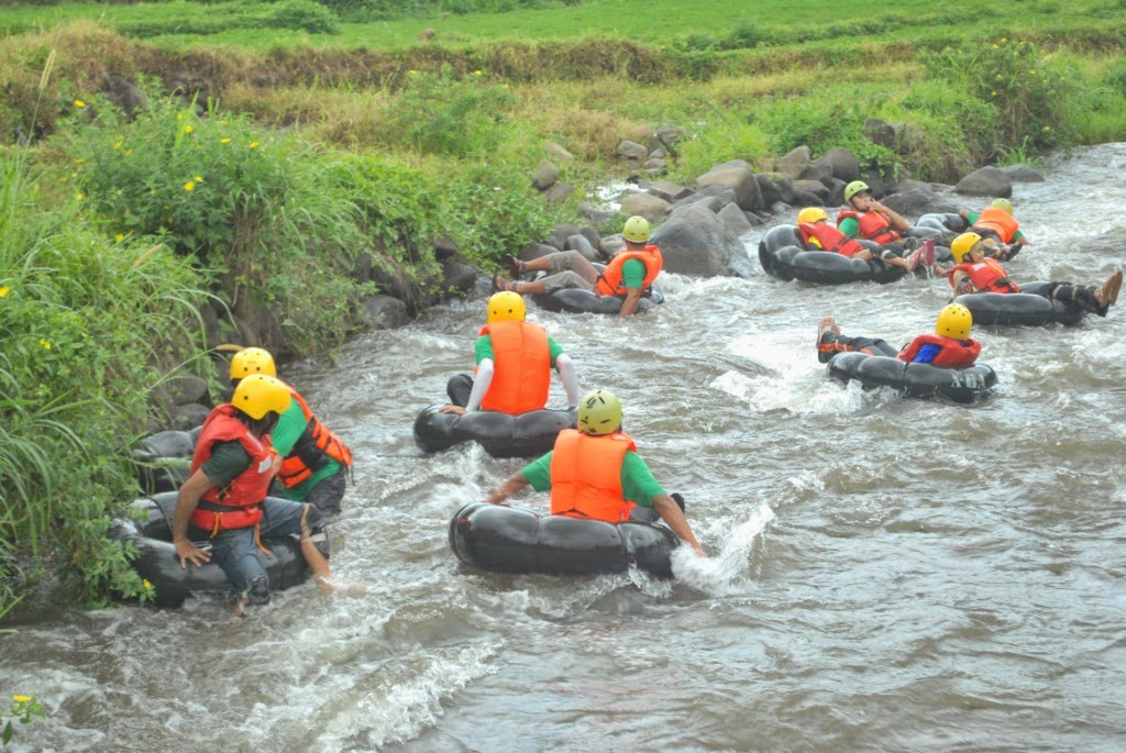 WISATA ARUNG JERAM DI KALI BADENG SONGGON