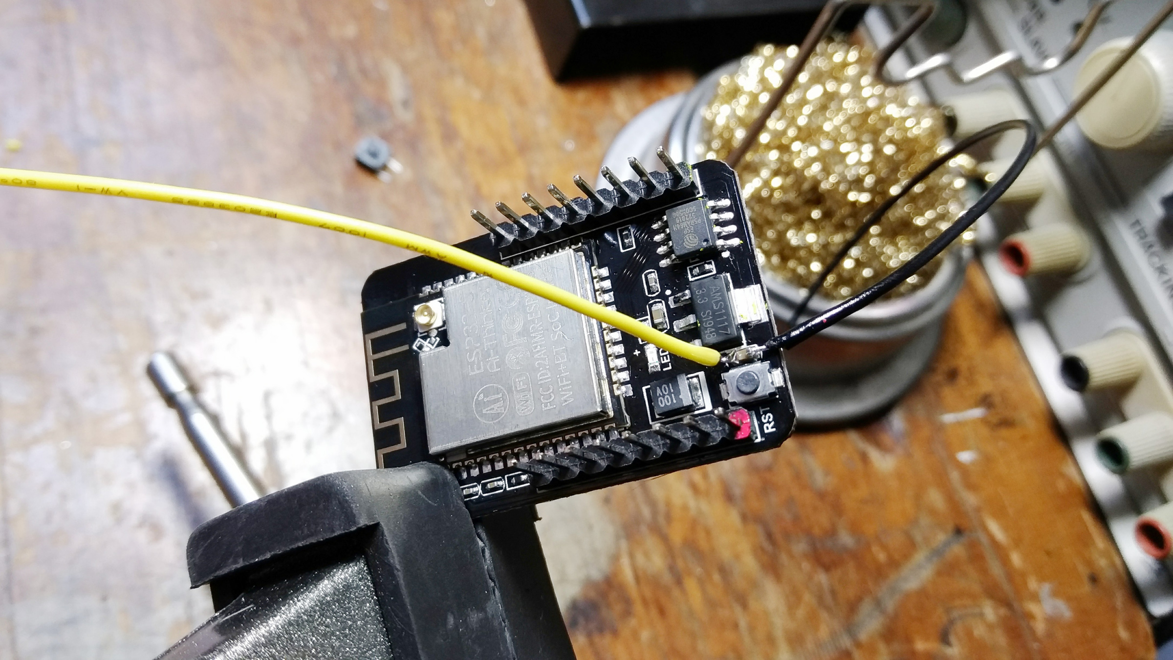 【e起玩創客手作】e7oneStudioMakerDIY: 20201009_專題實驗_ESP32-Cam加工Reset鈕