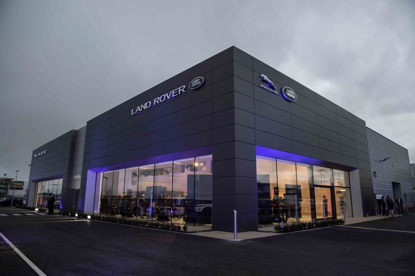 Irish Car+Travel Magazine: New Jaguar Land Rover showroom opens
