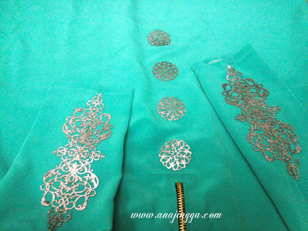 Idea Mencantikkan Jubah Dengan Dokoh Glitz