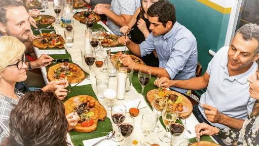 nurlaili: table manner in peruvian