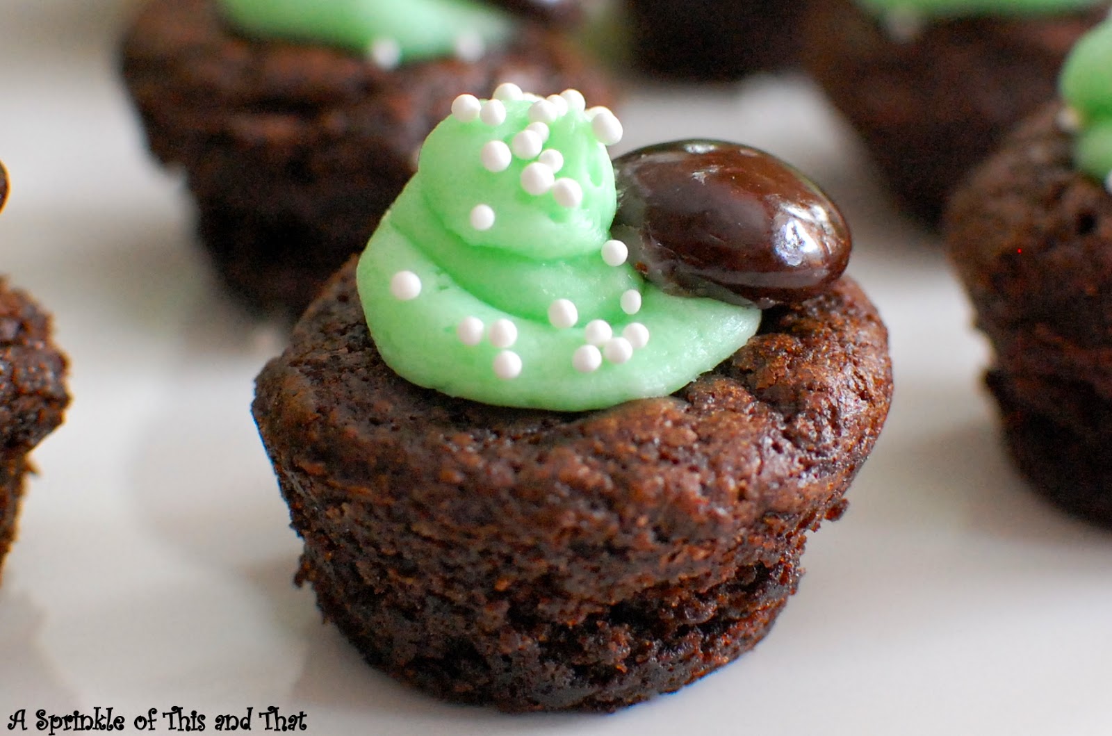 A Sprinkle of This and That: Easy Mini Minty Brownies