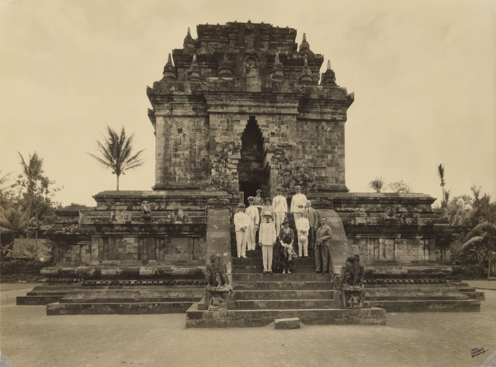 Indonesia Zaman Doeloe: Peninggalan purbakala di Jawa dalam jepretan ...