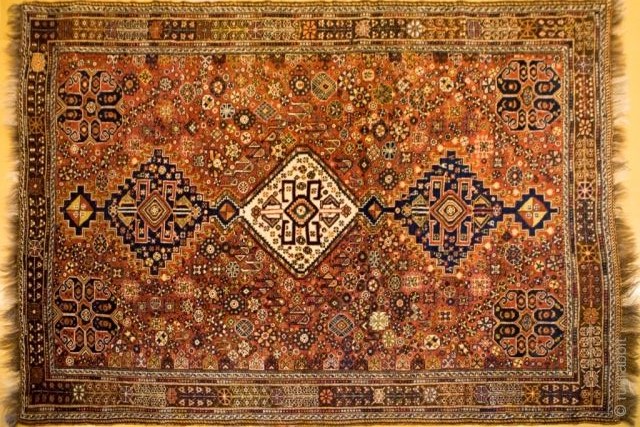 Uppersia Iran Travel blog: The heaven on Qashqai Rugs.