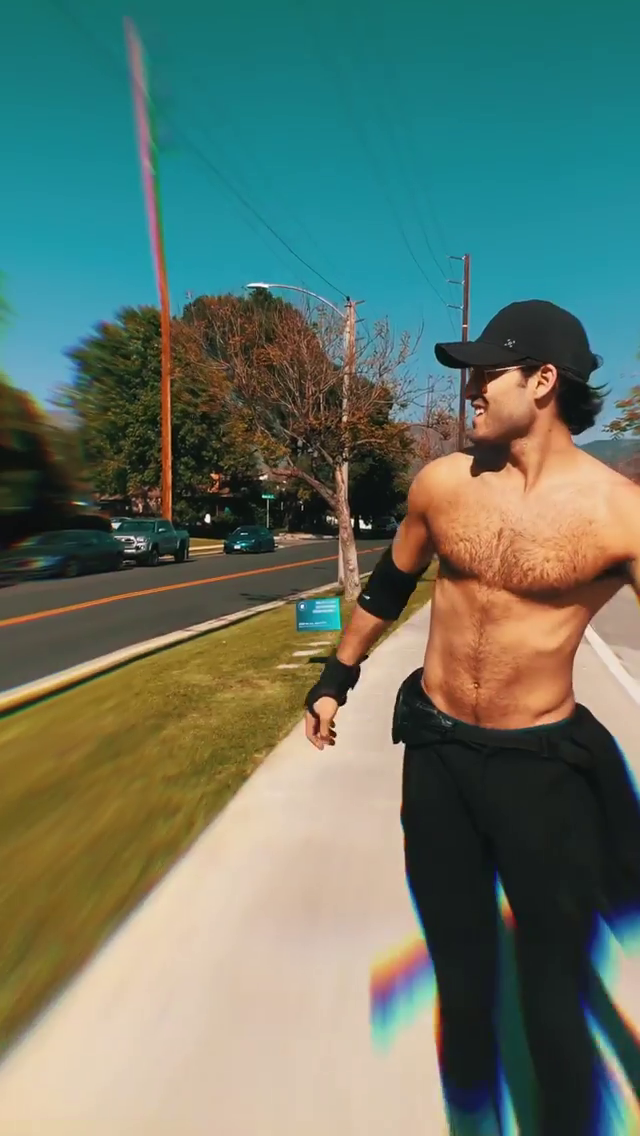 Alexis_Superfan's Shirtless Male Celebs: Blake Michael shirtless while ...