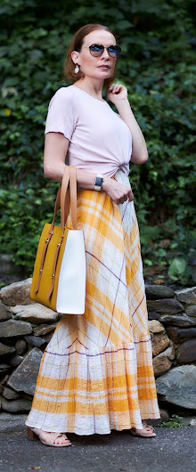 One dress, seven outfits