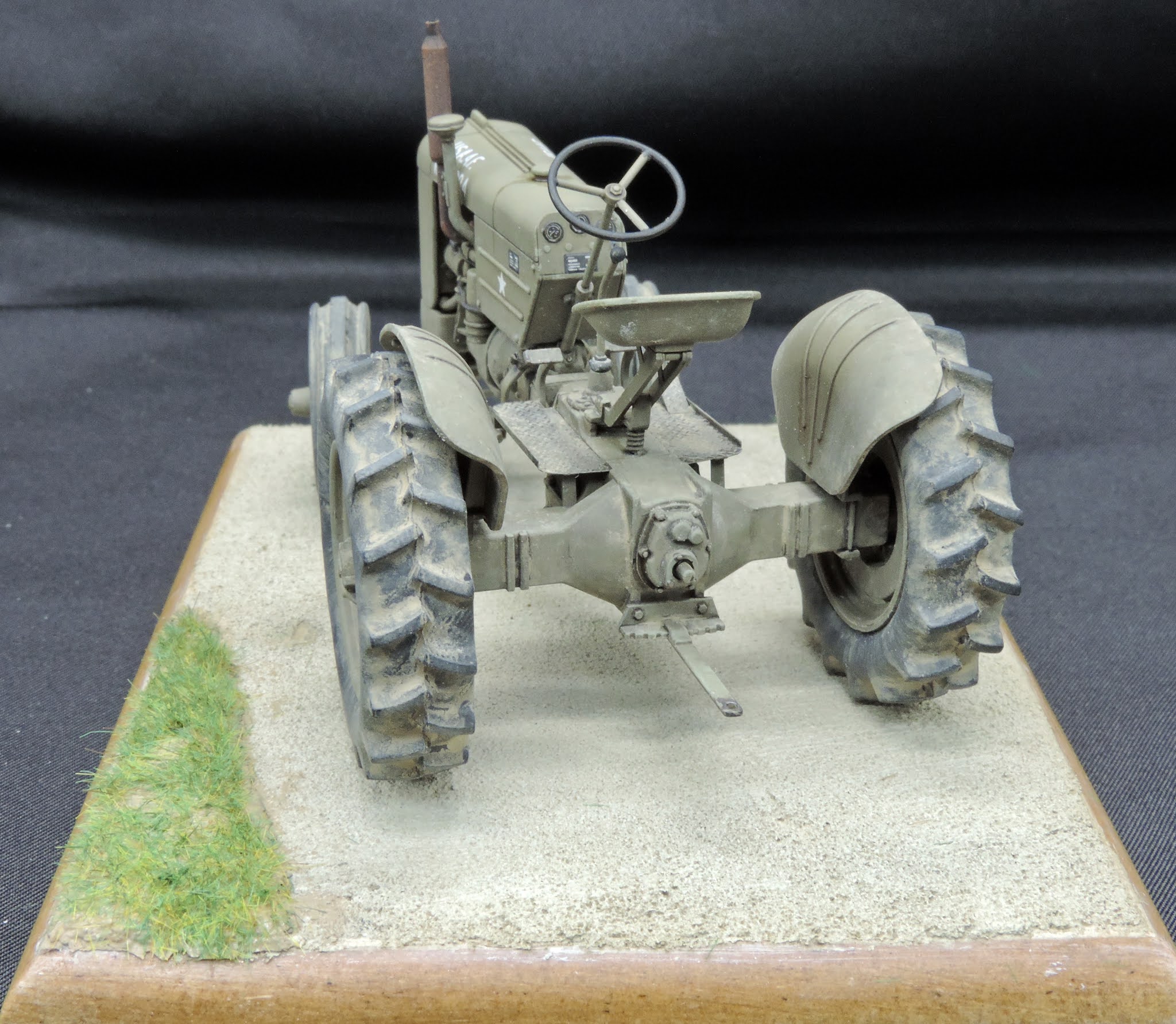 Pete's Model World : Airfix 1/35th USAAF Tractor Finished