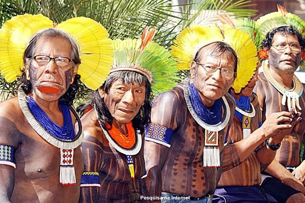 ÍNDIOS DA AMAZÔNIA - CARACTERÍSTICAS E LINGUAS