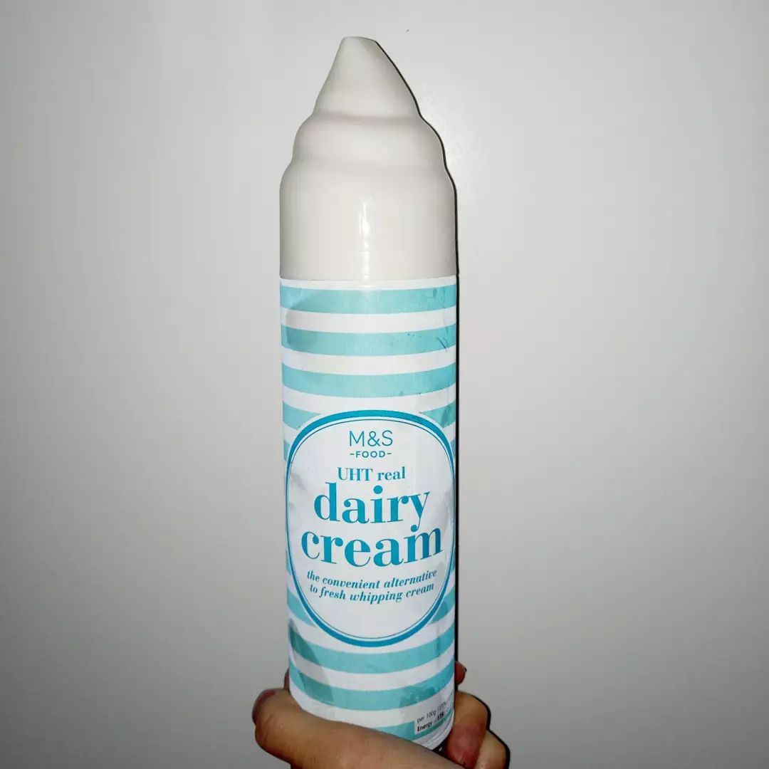 Supersupergirl's Food Reviews: M&S UHT real dairy cream