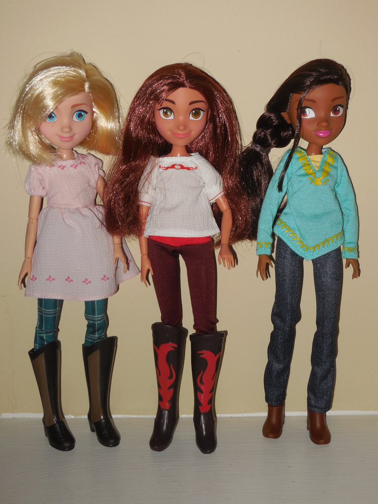 Veni Vidi Dolli: REVIEW: Spirit Riding Free dolls