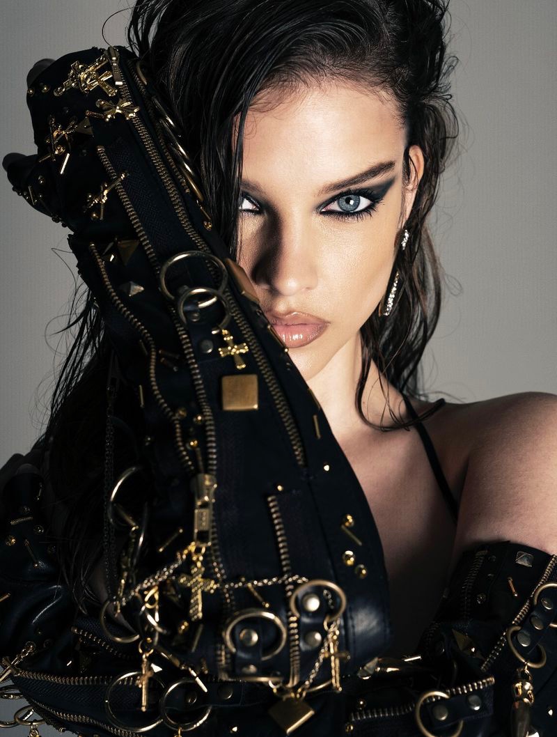 Barbara Palvin turns up the glam for L’Officiel Italy Summer 2021