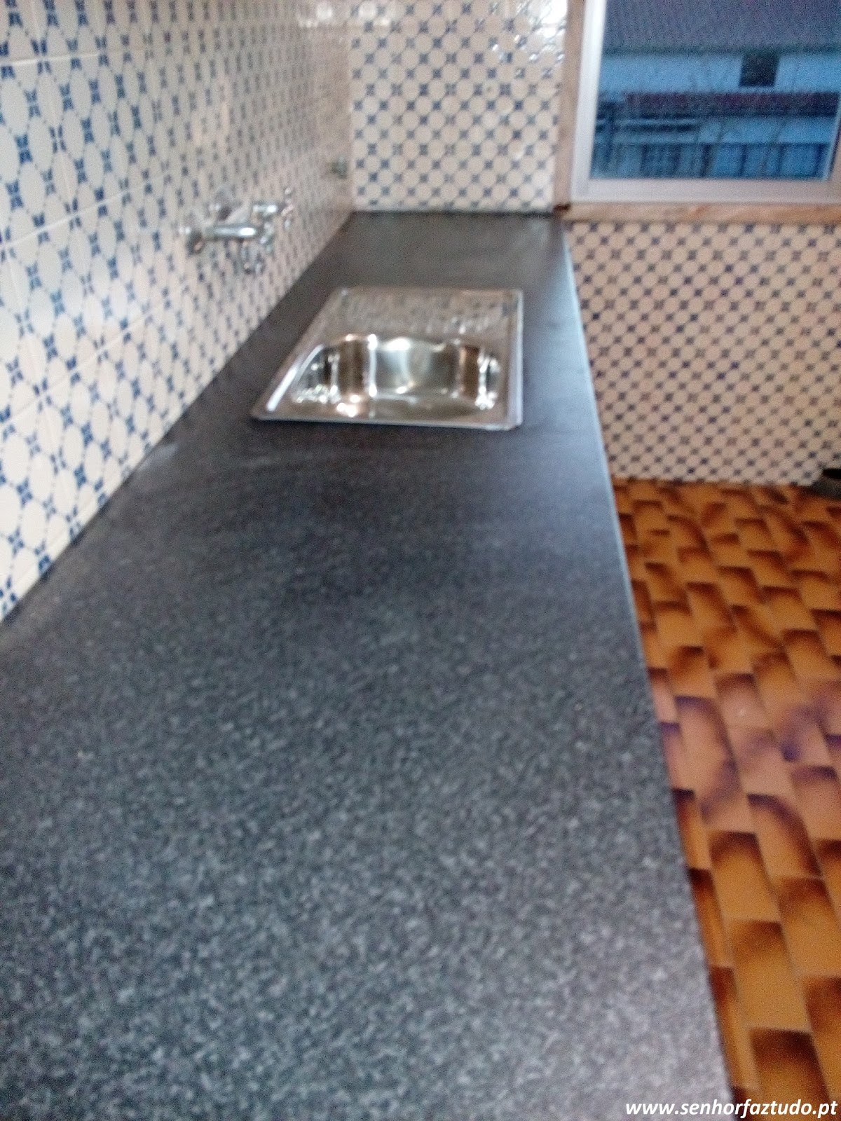 Montagem de uma cozinha MaxMat no Seixal