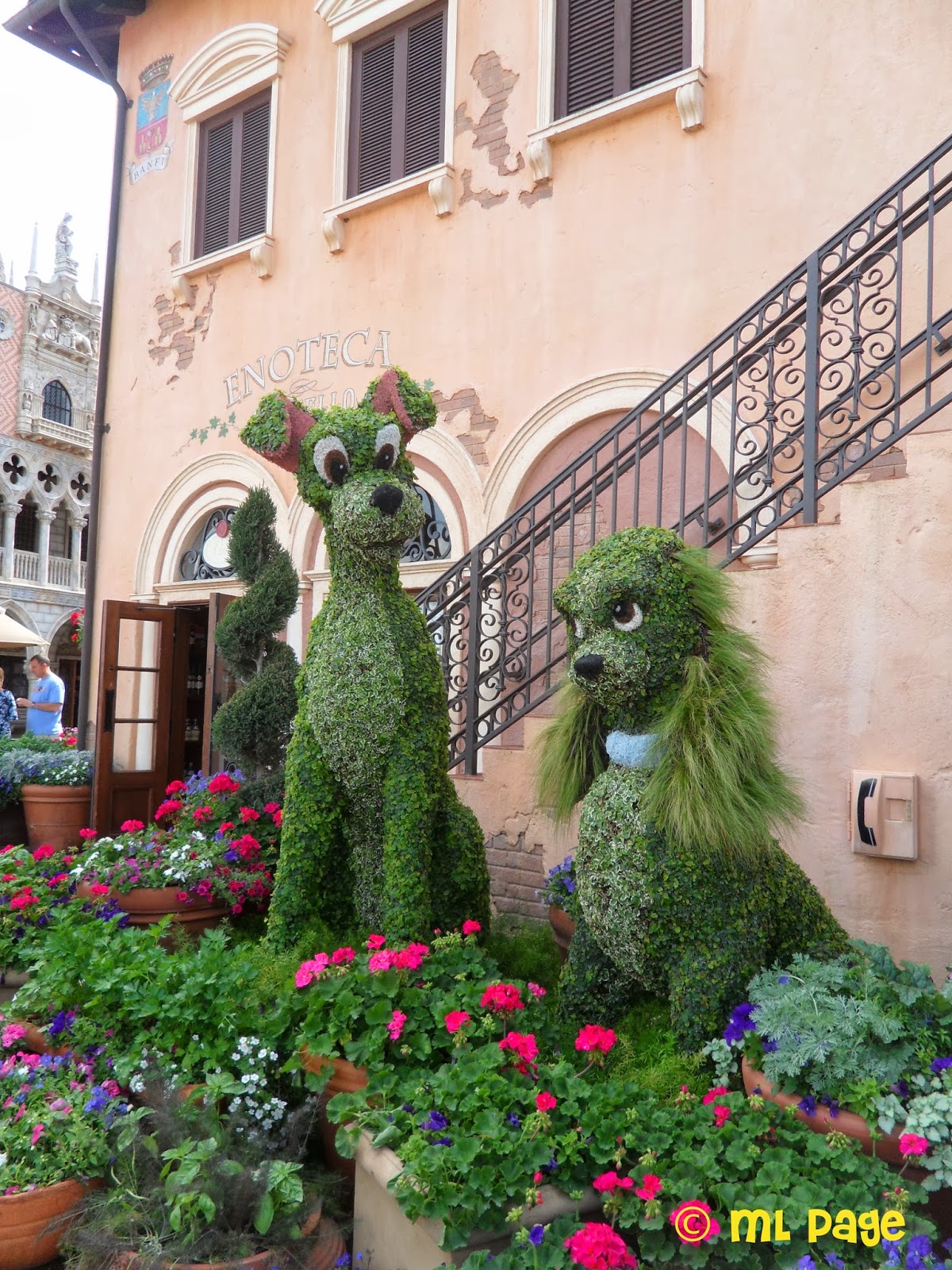 Picturing Disney: Epcot World Tour: Italy Pavilion!