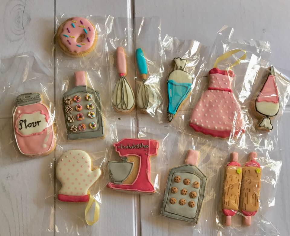 Izah's Kitchen: Baking themed decorated cookies - Halal decorated ...