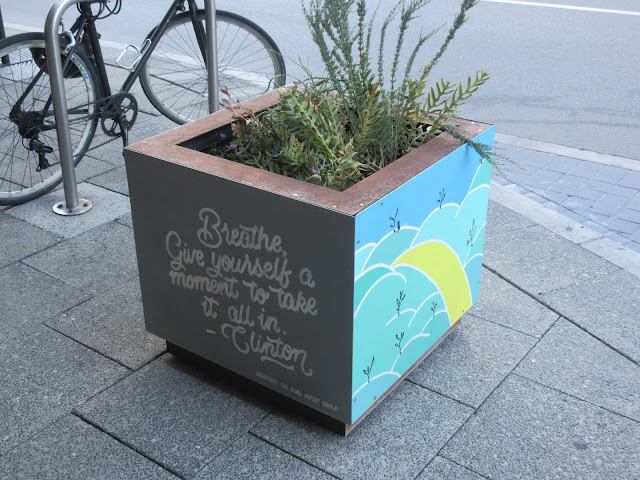 COLOURFULWORLD: Signs - Outdoor planters