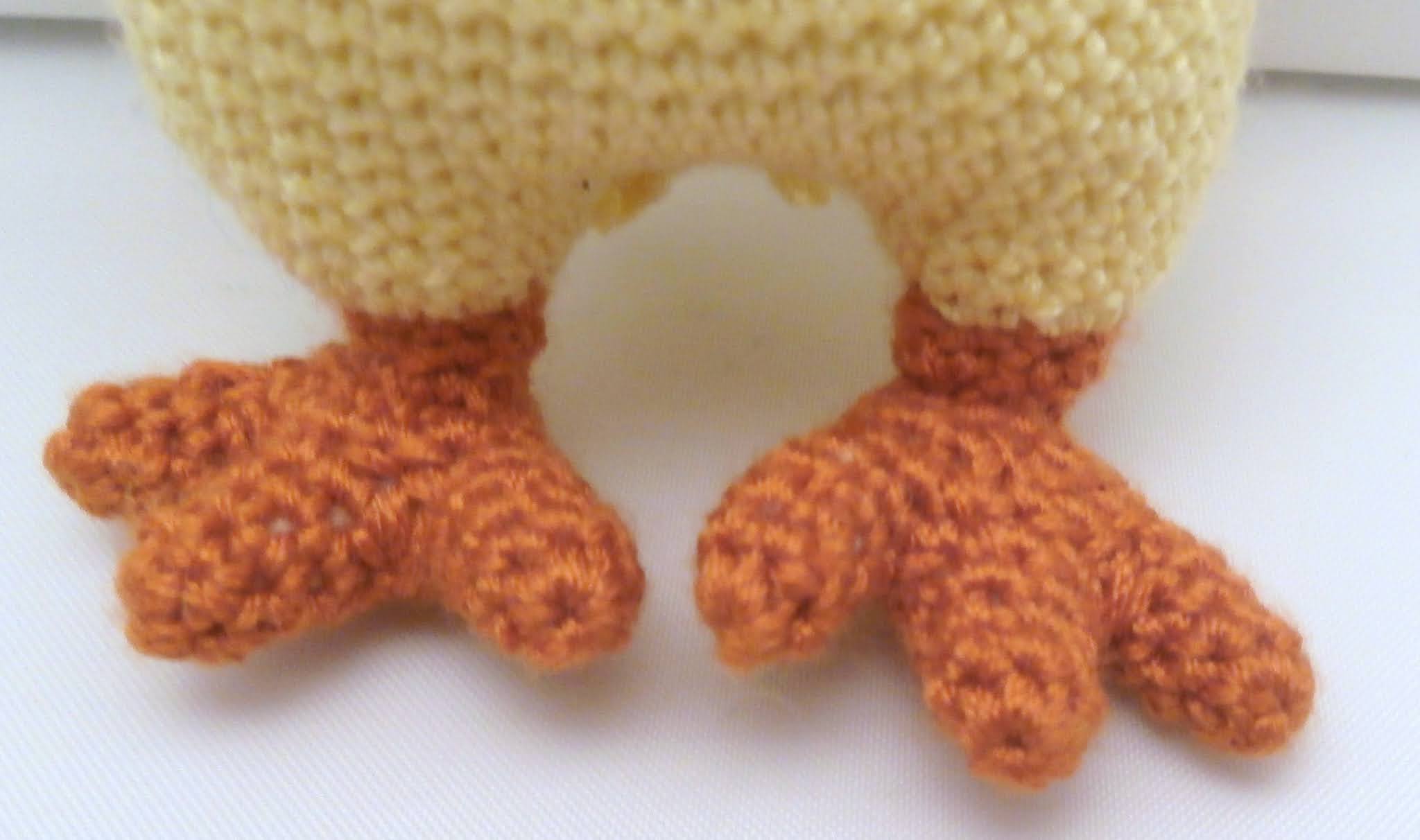 cositas a ganchillo: GRACIOSO POLLITO A CROCHET