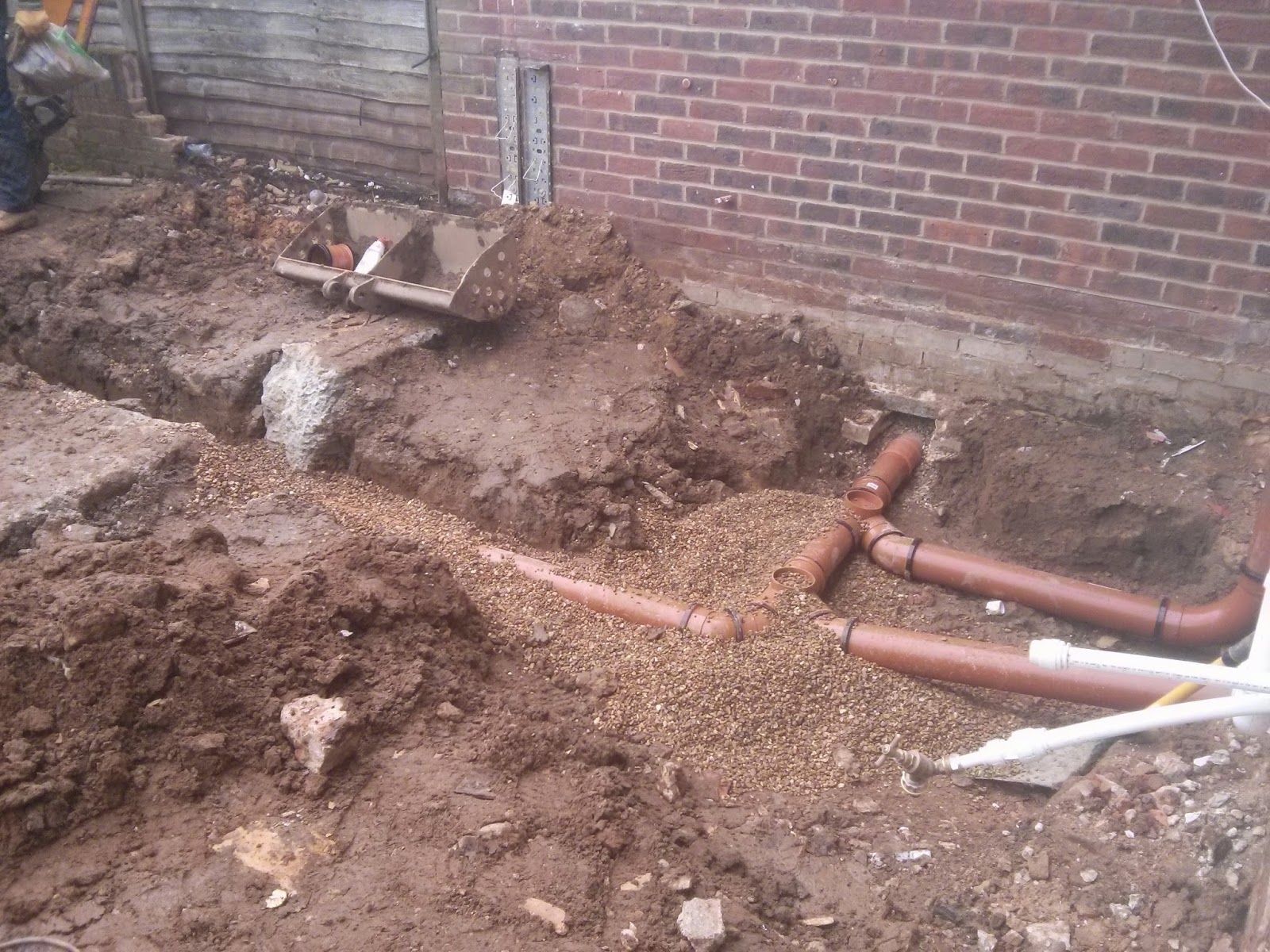 A Single Storey Rear Extension Building Project: Drainage continues and ...