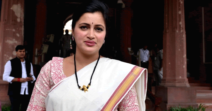 Navneet Kaur Rana - Bollywood Duniya