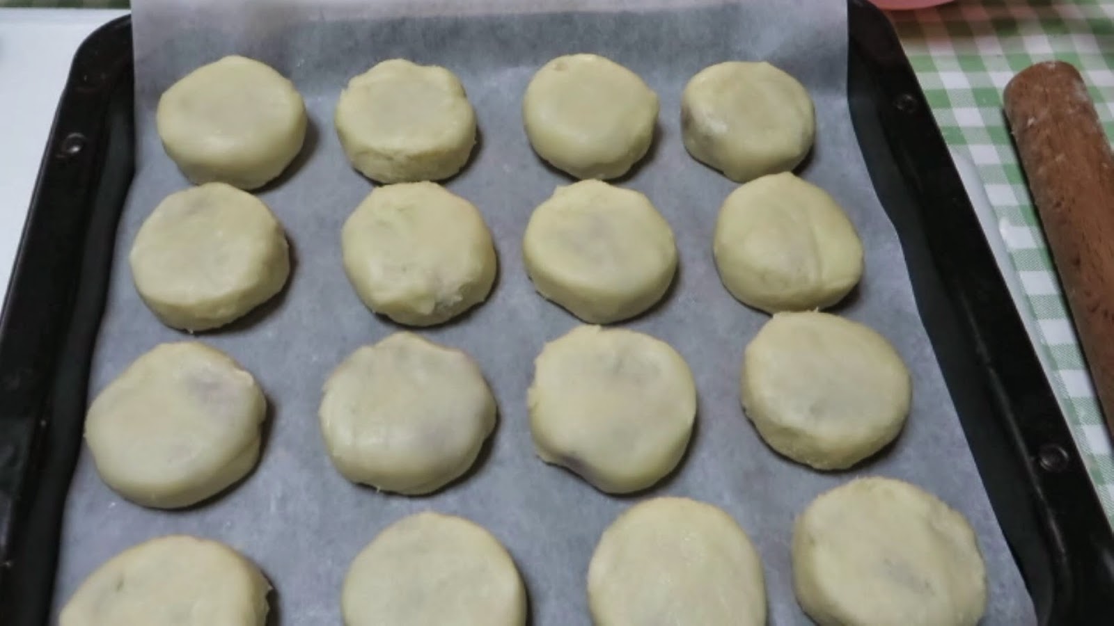 "Nette Cooking": Hopia"