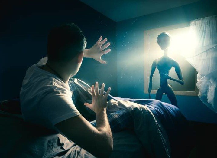 Golden Alien Floated Over My Bed Reported Maryland U.S