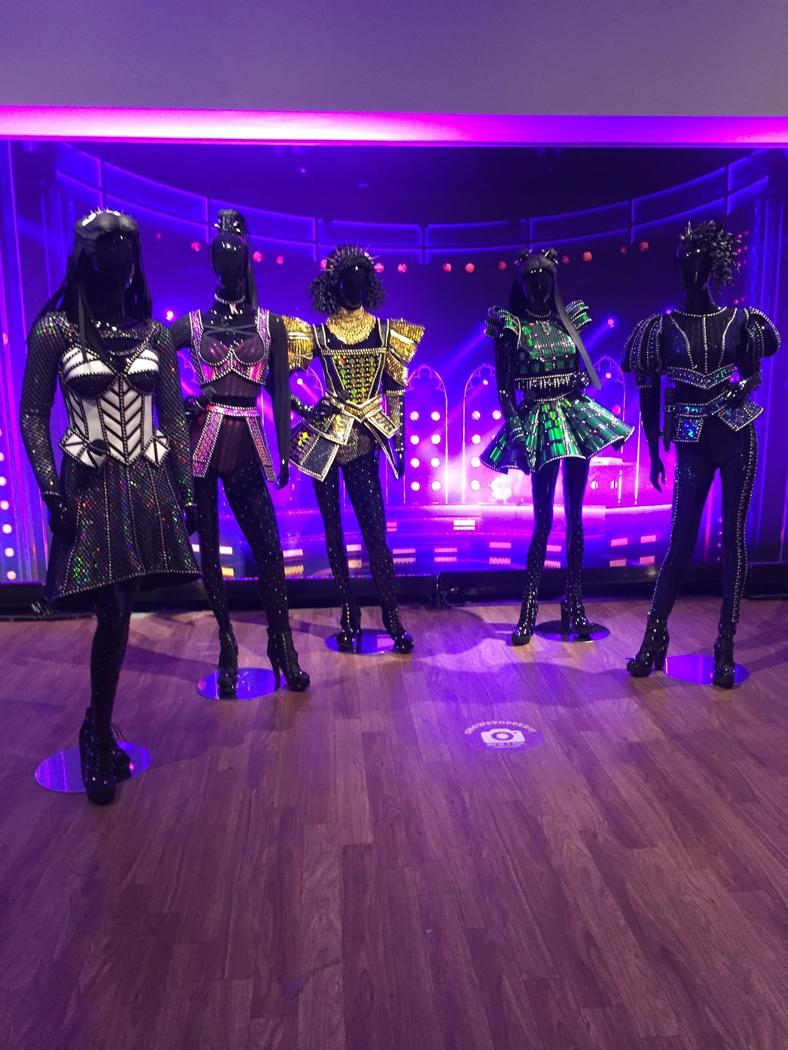 Says Me Says Mom: Where-To-Go Wednesday - Showstoppers! Spectacular ...