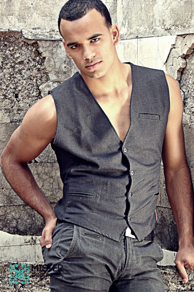 Man Central: Jorge Suarez: In Casual Wear