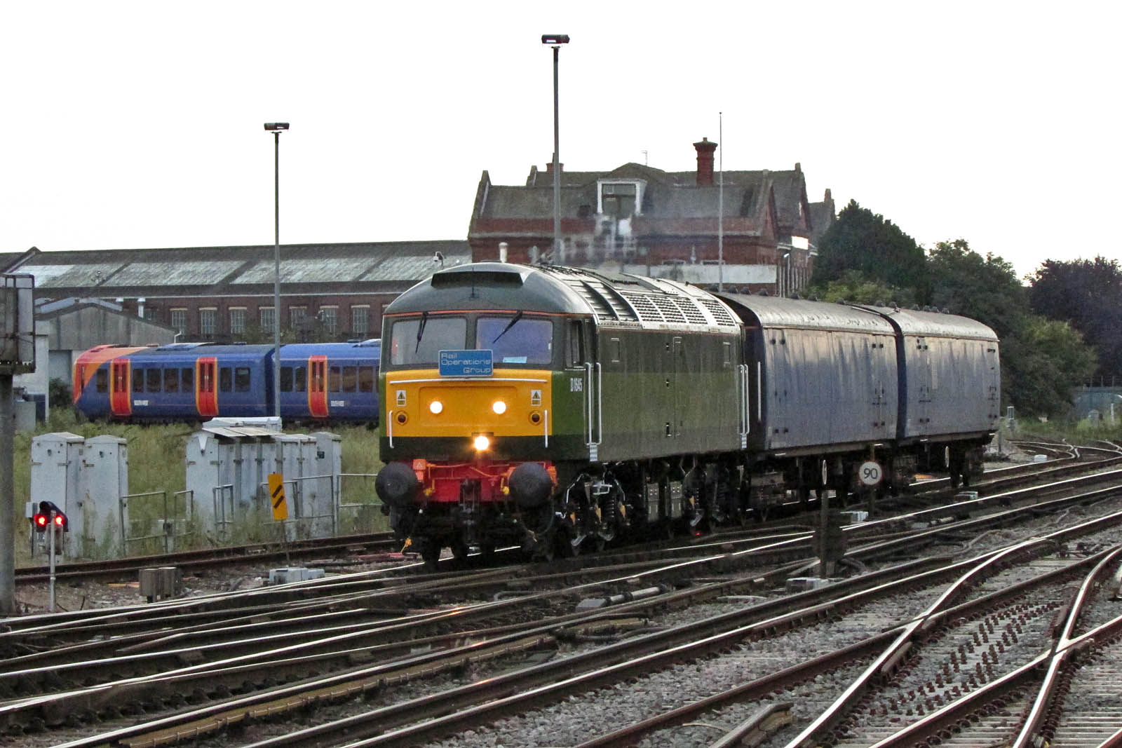 47s and other Classic Power at Southampton: 47830 at Eastleigh, 18th ...