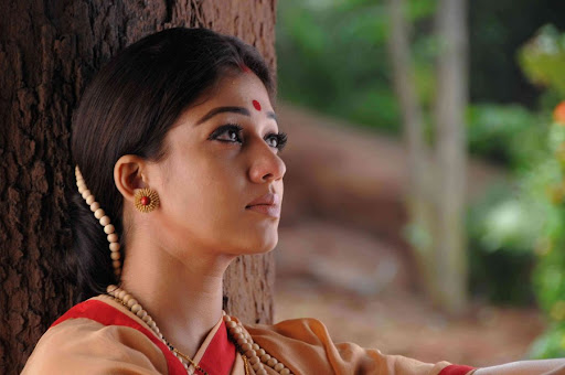 Nayanthara in Saree from Sri Rama Rajyam Pics