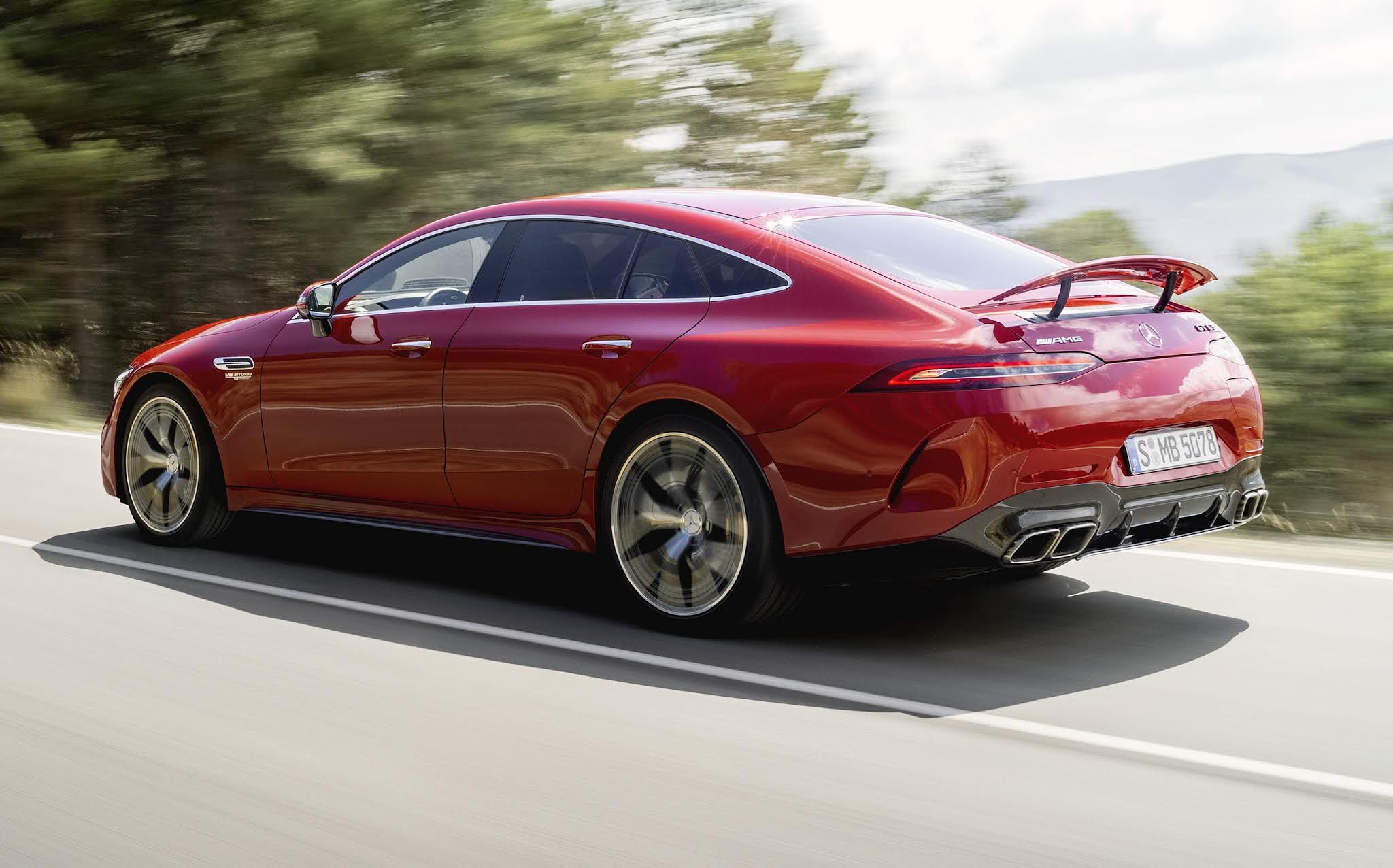 Mercedes-AMG GT 63 SE Performance reúne 843 hp em híbrido plug-in