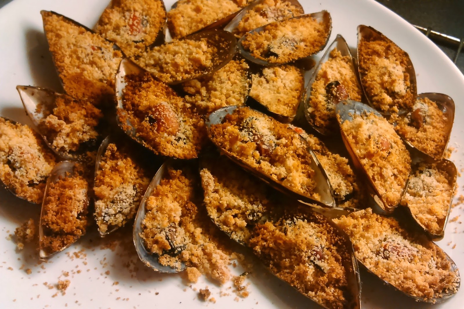 Cozze gratinate al forno: una ricetta alternativa, sfiziosa e saporita ...