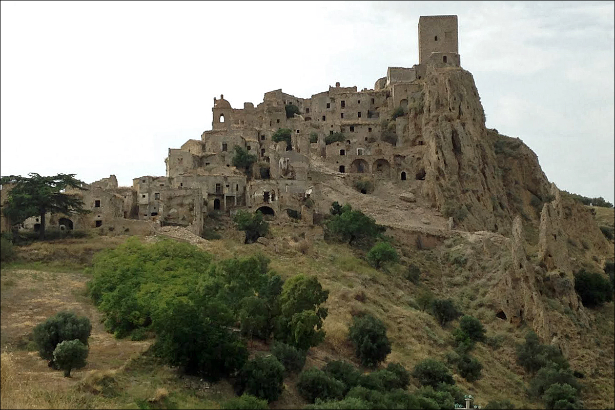 Il Regno: Photo of the Week: The Ghost Town of Craco