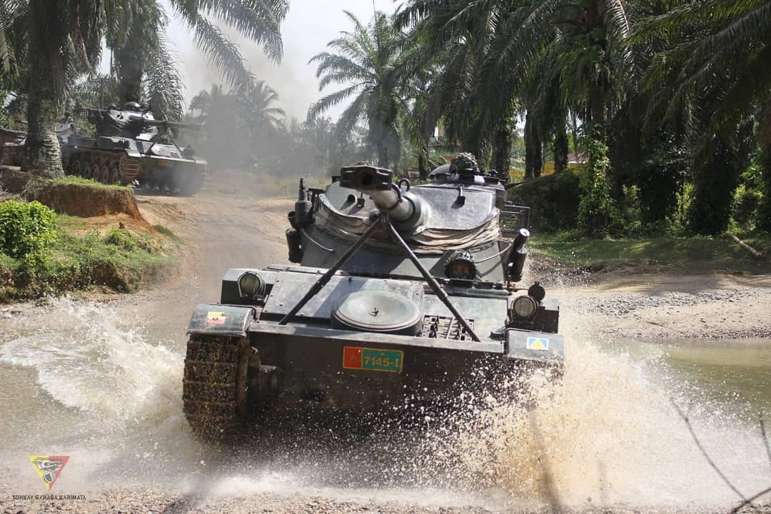 DEFENSE STUDIES: Yonkav 6/NK Latihan Operasi Pertempuran Hutan