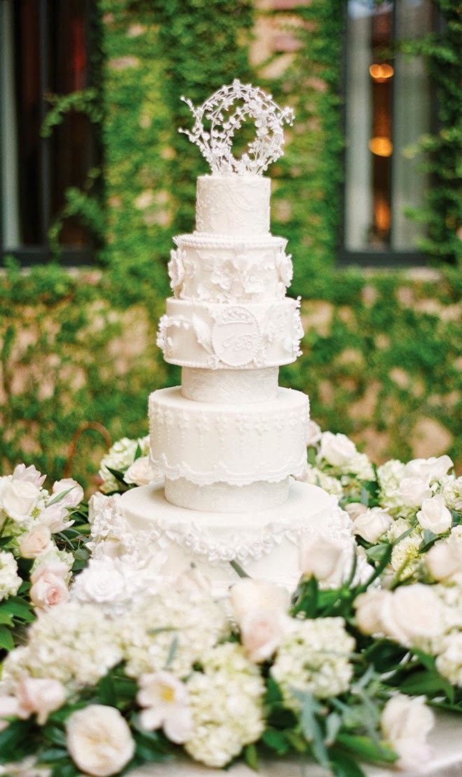 Gorgeous Lace Wedding Cakes | The Wedding Blog