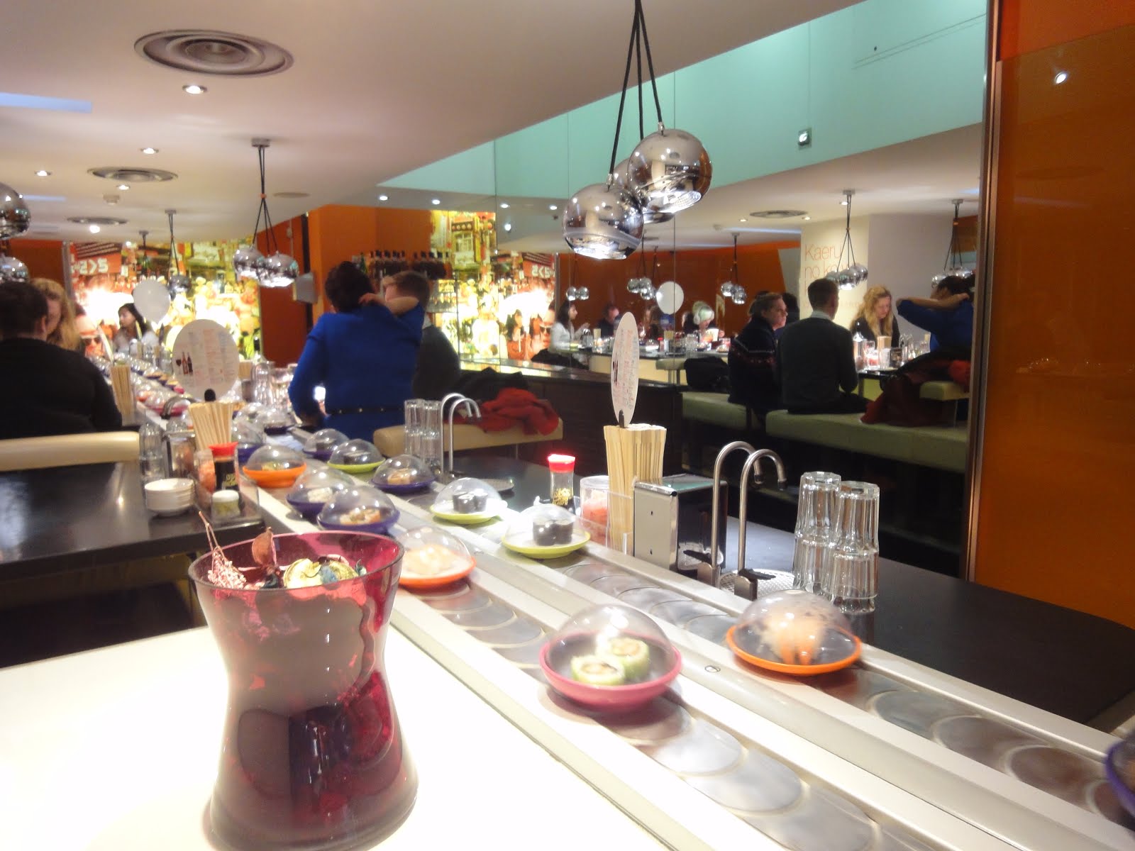 Photograph SLR: Yo! Sushi, Poland Street, London - Review