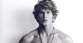 Hunksinspeedos: When the model drops trou'