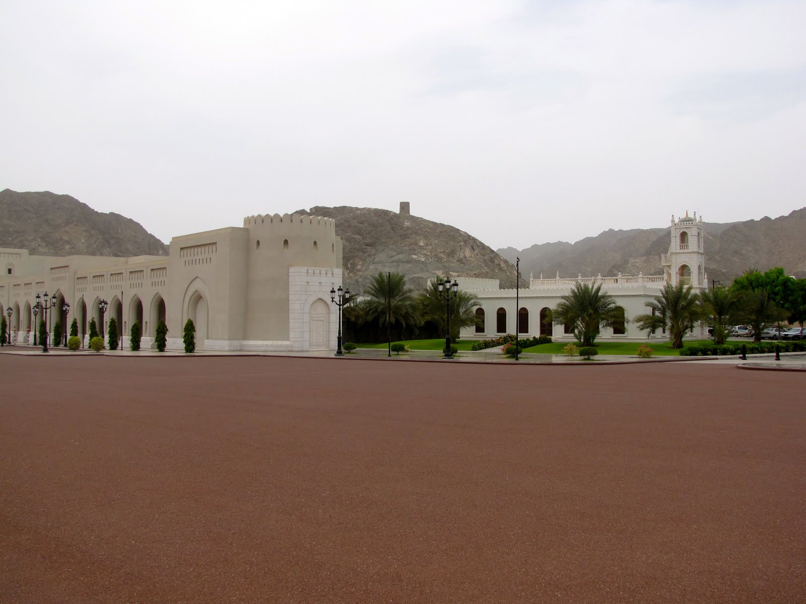 Fighting Kites and Tamarind Trees: Al Alam Palace